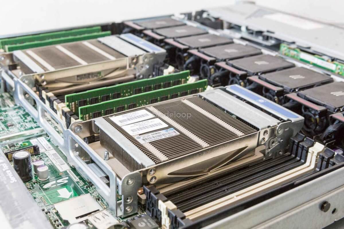 HP ProLiant DL360p Gen8 Server, 2x Xeon® E5-2637 V2, 16GB RAM - bladeloop